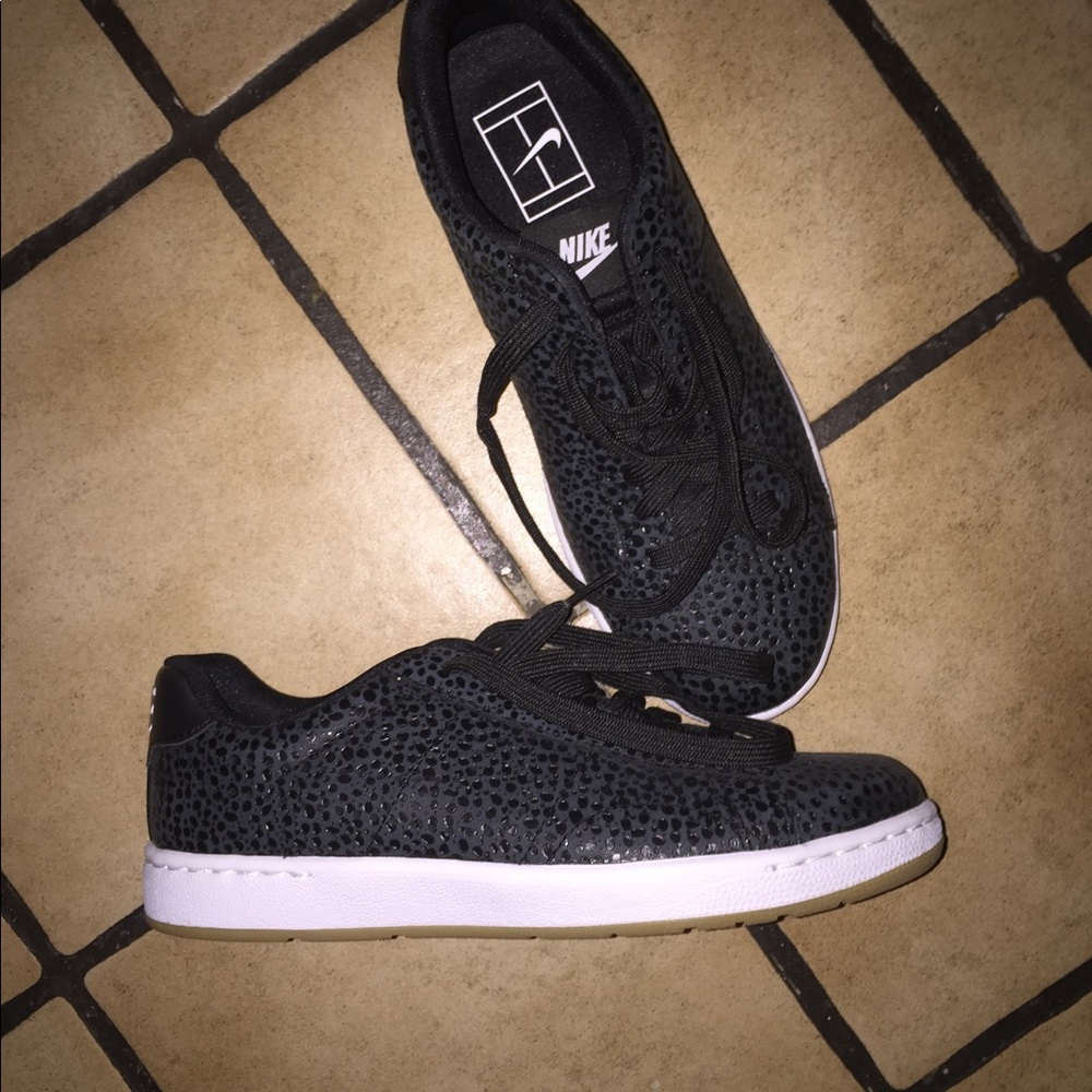 Nike Retro Sneakers - Gem